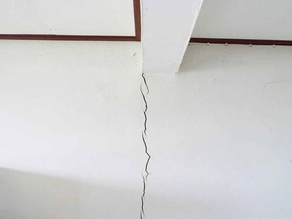 Repair Cracks and Holes in Internal Walls Complete DIY & Professional Guide