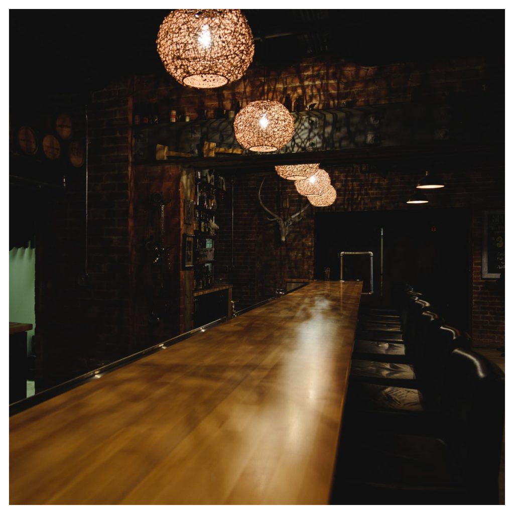 3 Bold and stylish home bar decor ideas - aquire acres